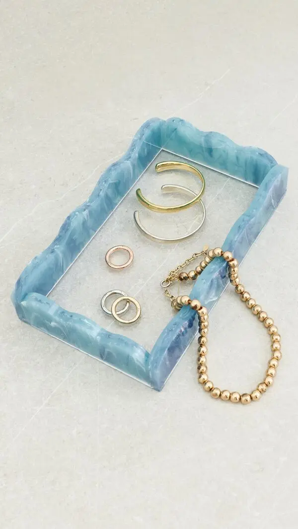 TIZO DESIGN Lucite Marbleized Guest Towel Tray