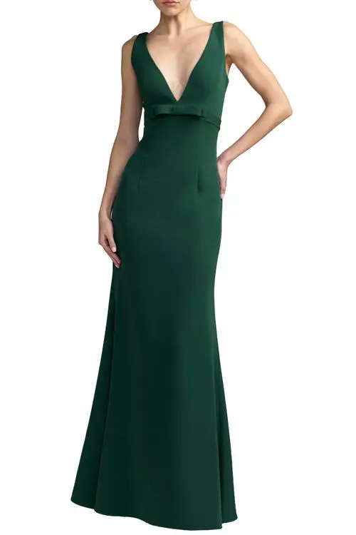 Mac Duggal Petite Sleeveless V-neck Sheath Gown With Bow Detail - Emerald