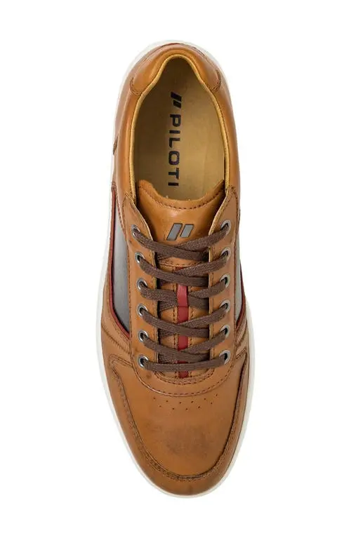 PILOTI Compass Sneaker
