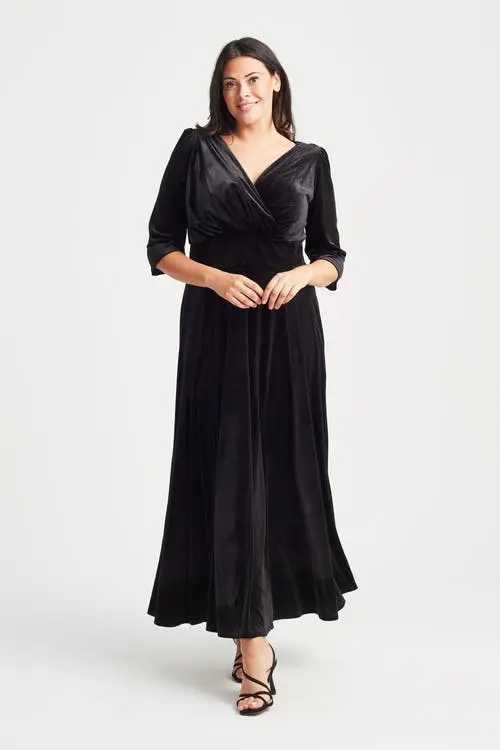 SCARLETT & JO Verity Velvet 3/4 Sleeve Maxi Dress - Black