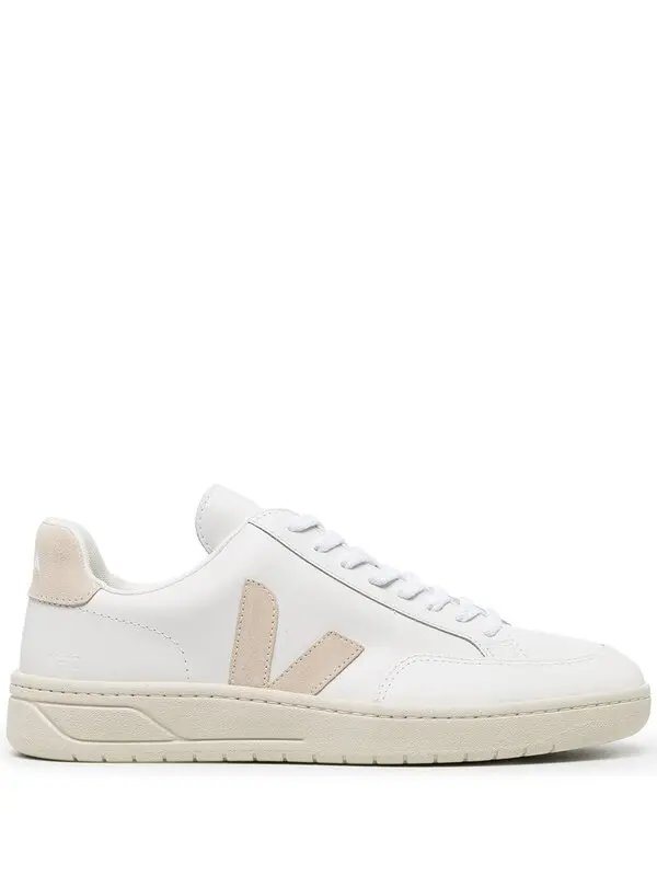 VEJA Minimalist Round Toe Lace-up Sneakers - White