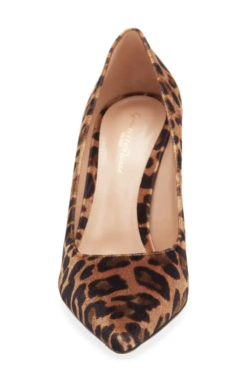 GIANVITO ROSSI Velvet Pump