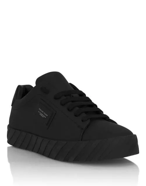Philipp Plein Nappa Leather Low-top Sneakers With Plaque - Black/black