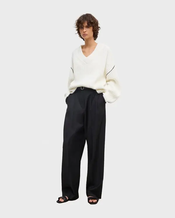 HOUSE OF DAGMAR Relaxed V-neck Knit Vit