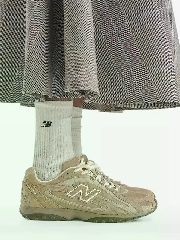 NEW BALANCE 204l Panel Sneakers