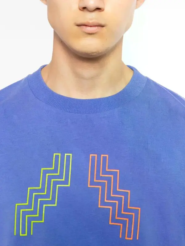 COUNTY OF MILAN Outline Cross Basic T-shirt