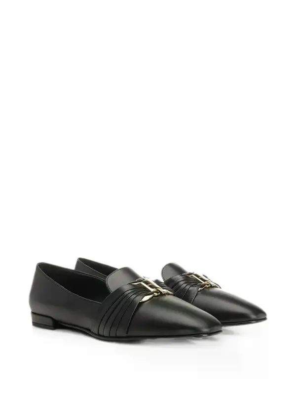 FERRAGAMO Gancini Plaque Leather Loafers - Black