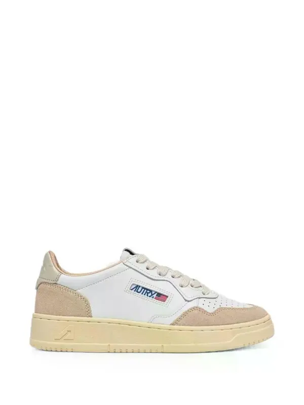 AUTRY Medalist Perforated Sneakers - White