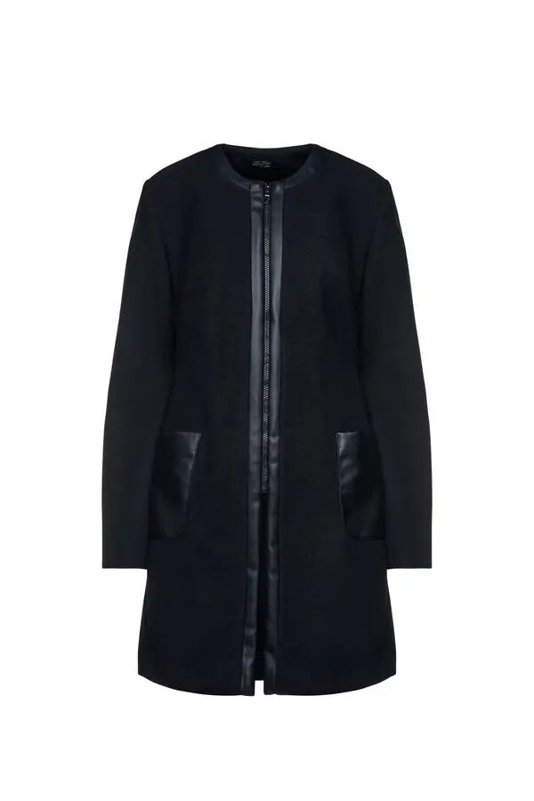 CONQUISTA Mouflon Coat With Faux Leather Detail - Black