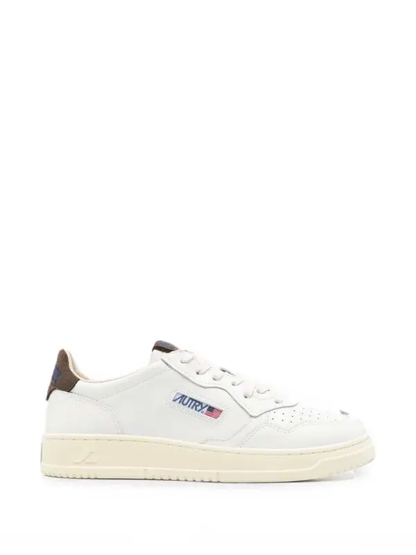 AUTRY Medalist Sneakers With Logo Patch - White