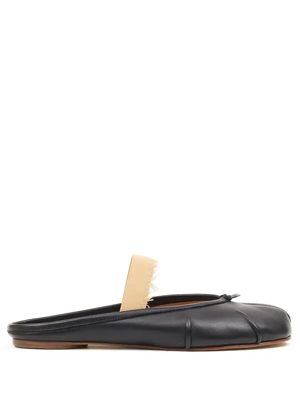 MAISON MARGIELA Pumps With Tabi Tip - Black