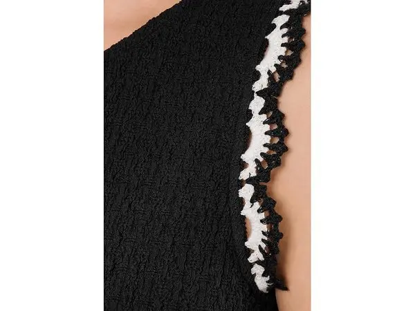 Vince Camuto Sleeveless Crewneck Tank With Scalloped Trim