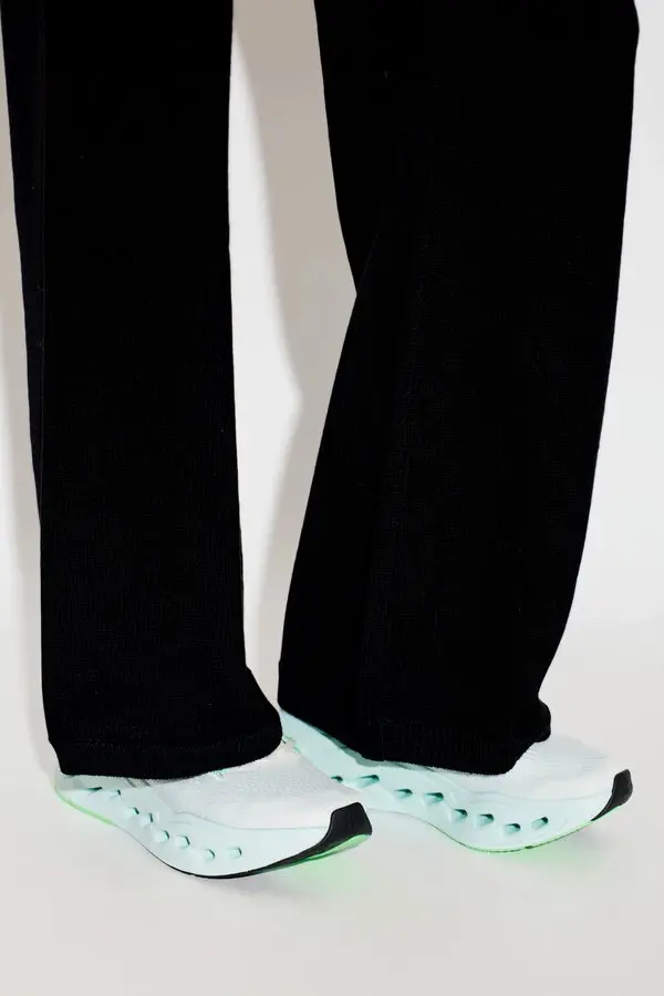 On Cloudsurfer Max’ Sports Shoes