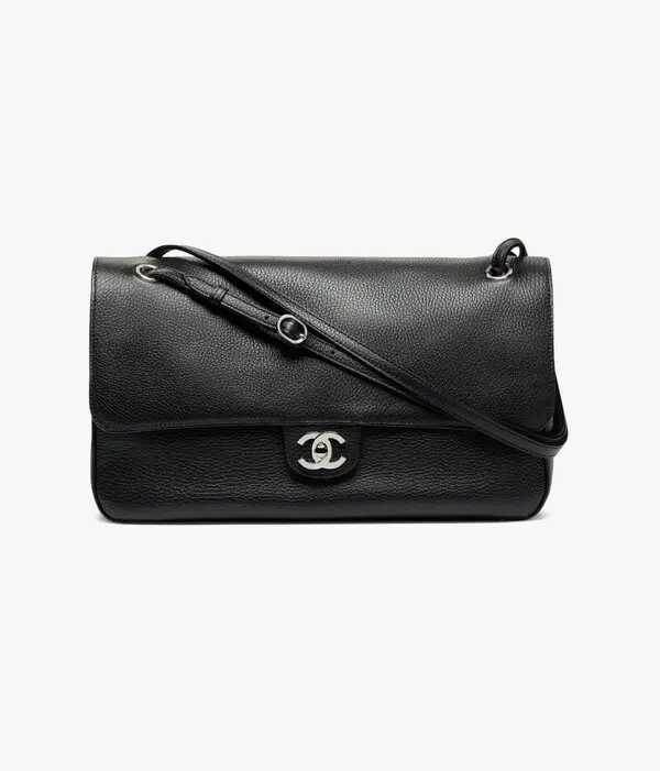Chanel Maxi Flap Bag In Grained Calfskin - Black