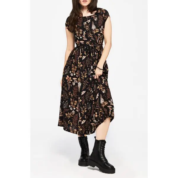 DISTURBIA Luthien Crinkle Printed Midi Dress