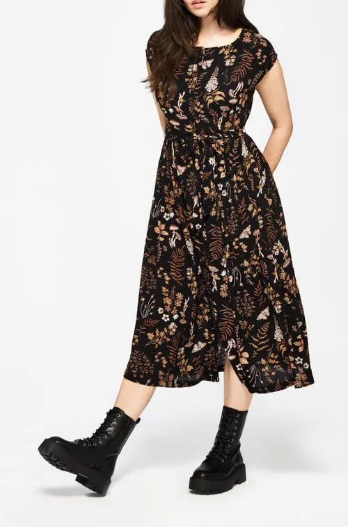 DISTURBIA Luthien Crinkle Printed Midi Dress