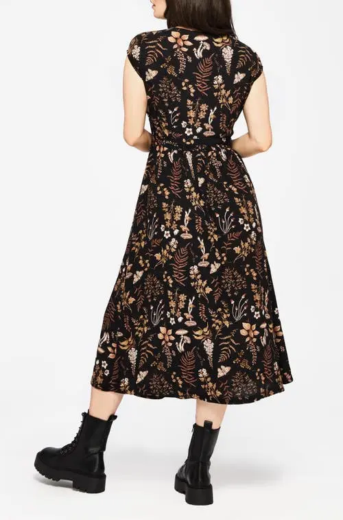 DISTURBIA Luthien Crinkle Printed Midi Dress