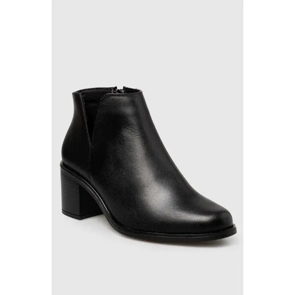 MANELA Alessa Block Heel Side Up Bootie