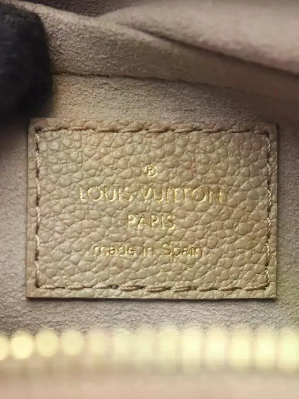 LOUIS VUITTON Speedy Bandouliere 20 Satchel - Neutrals