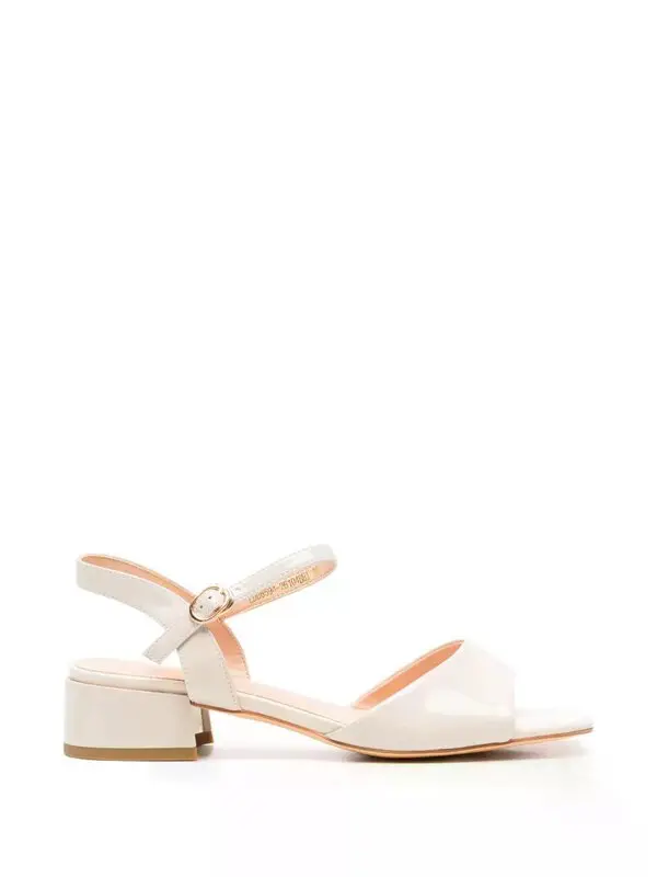 LINDA BAUMANN Patent Finish Buckle-fastening Sandals - Neutrals