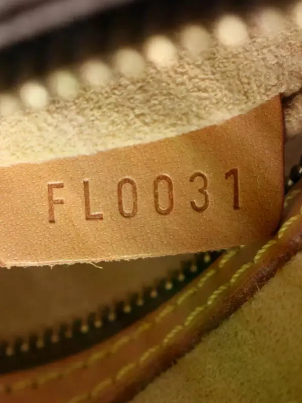 LOUIS VUITTON 2001 Monogram Looping Mm Shoulder Bag