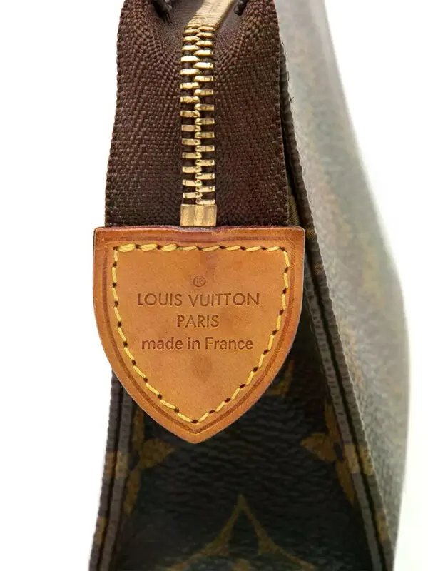 LOUIS VUITTON 2011 Monogram Toiletry 15 Pouch