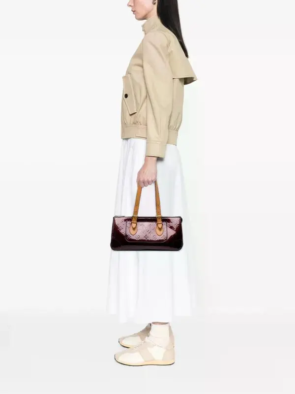 LOUIS VUITTON Monogram Vernis Rosewood Avenue Shoulder Bag - Red