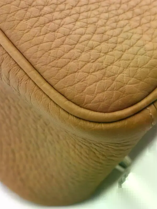 Hermès Mini Lindy Shoulder Bag - Neutrals