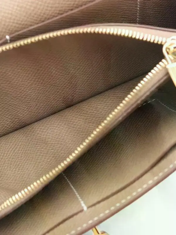 Hermès Kelly To Go Shoulder Bag - Brown