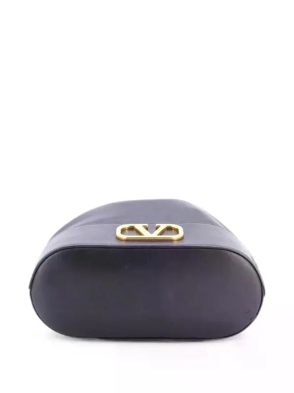 Valentino Garavani Vlogo Drawstring Pouch Leather Bucket Bag