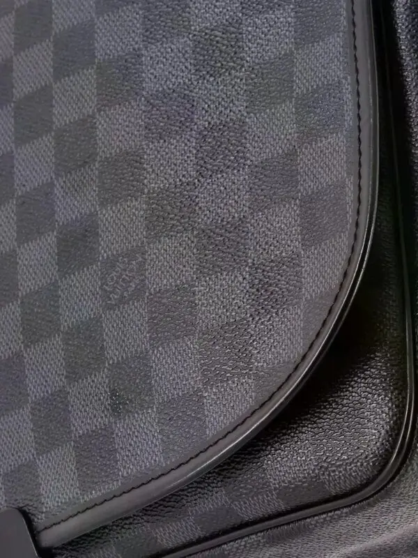 LOUIS VUITTON Damier Graphite Mm Messenger Bag - Black