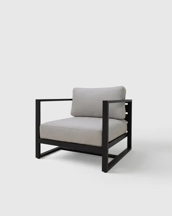 Quince Linear Aluminum Outdoor Lounge Chair