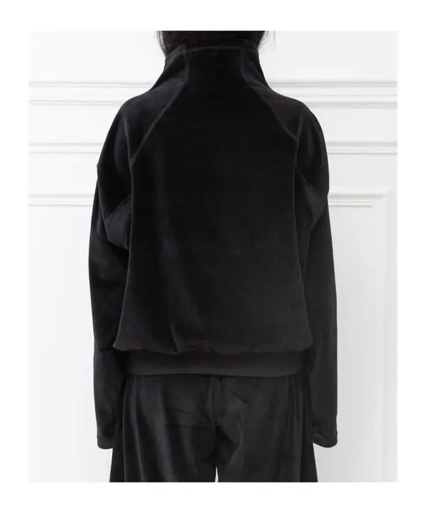 BASERANGE Long-sleeved Turtleneck Sweater