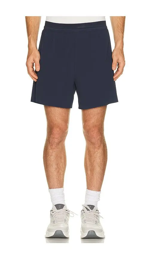 On 5 Performance Shorts In Blue - Midnight