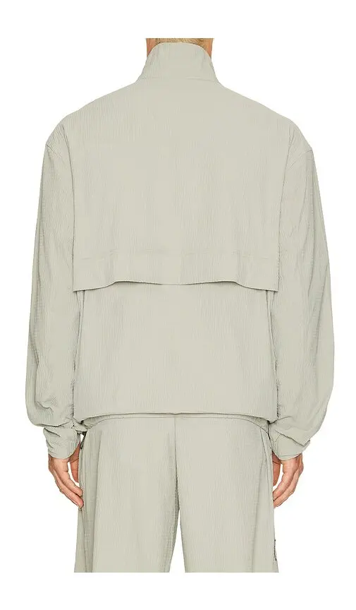 On Courtside 1/2 Zip Eaze In Tan