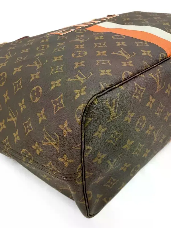 LOUIS VUITTON 2011 Neverfull Gm Tote Bag