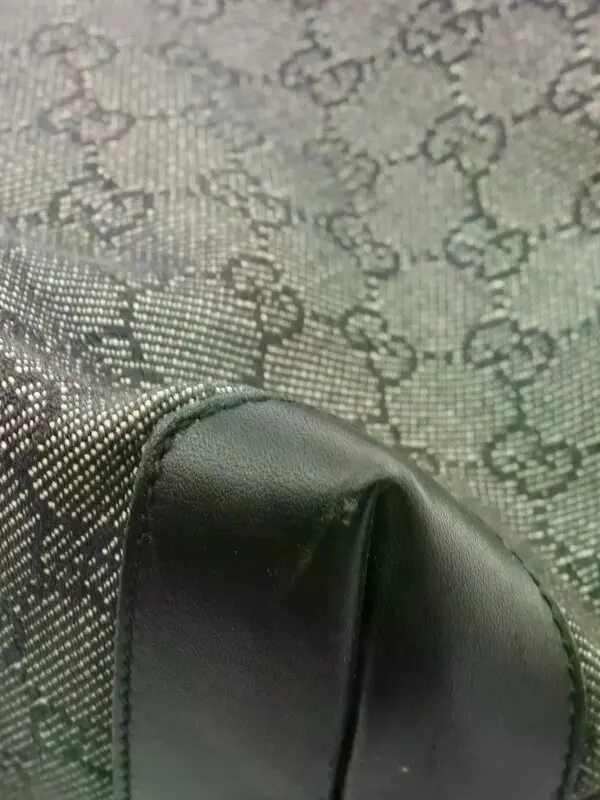 Gucci Gg Canvas Shoulder Bag - Black