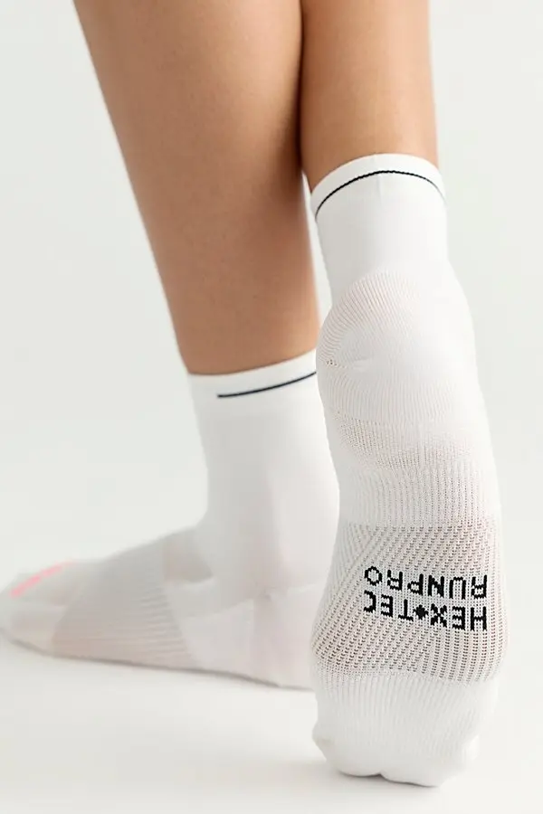 BOMBAS Solid Runpro Quarter-length Socks - White