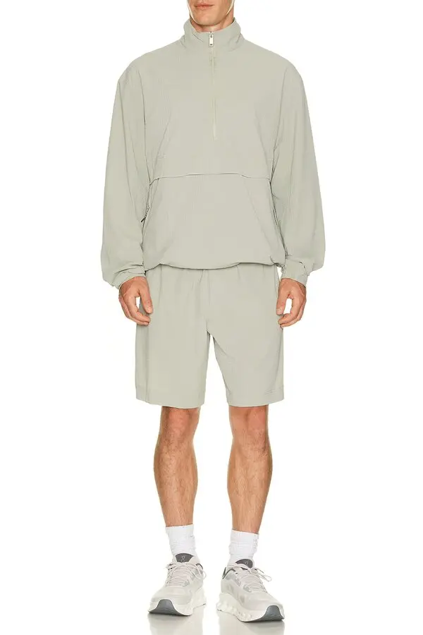 On Courtside 1/2 Zip Eaze In Tan