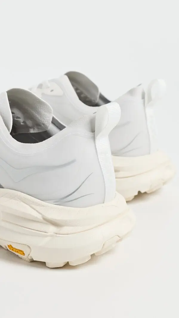 HOKA® Mafate Speed 4 Lite Sneakers - Frost/cosmic Grey