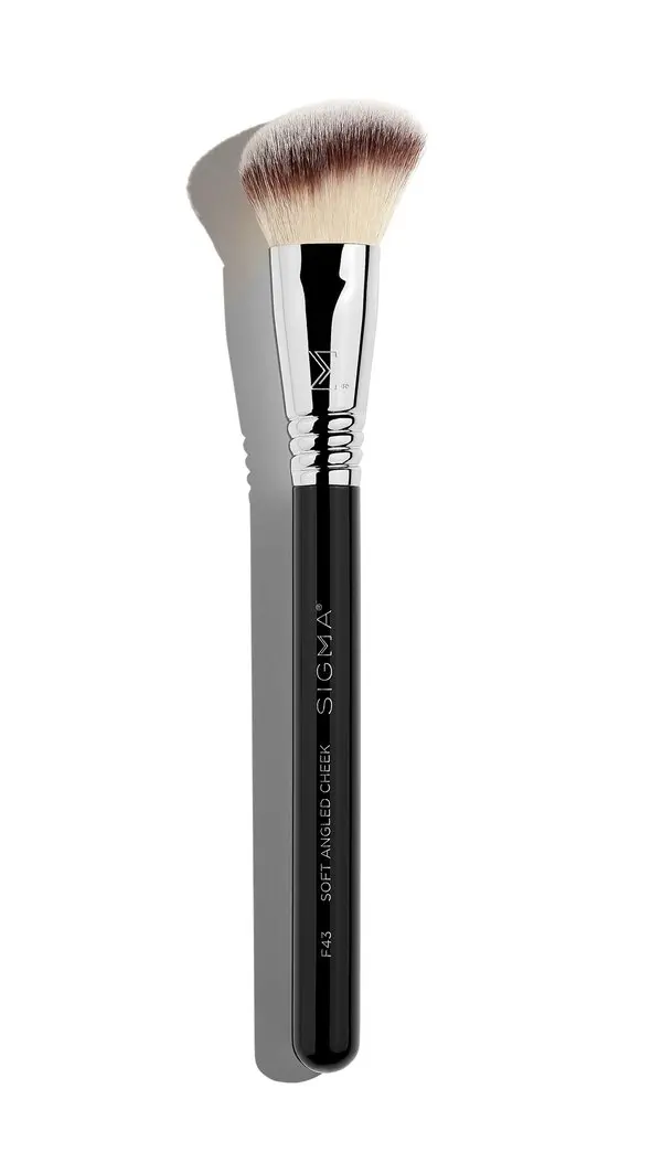 SIGMA BEAUTY F43 Soft Angled Cheek Brush
