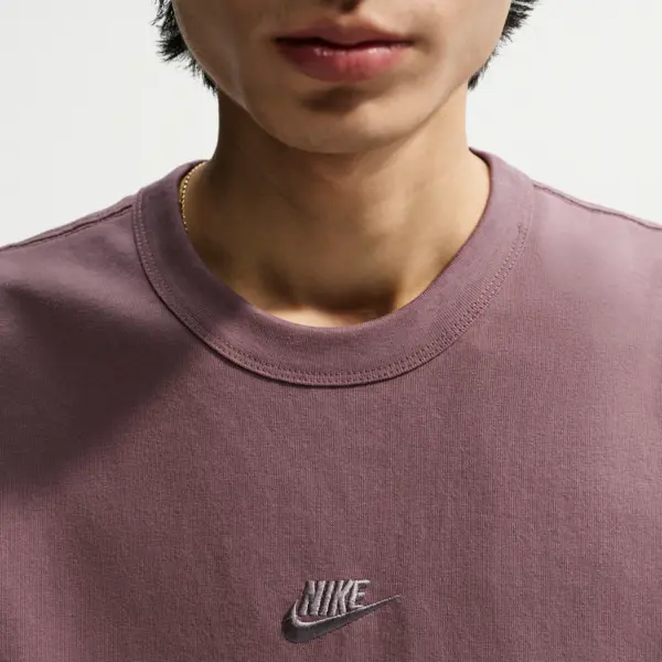 Nike Sportswear Premium Essentials T-shirt - Purple