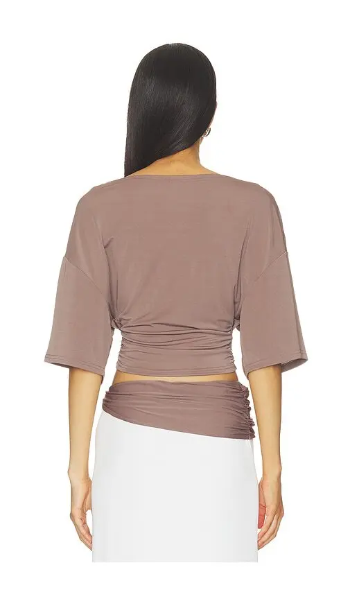 BENNI Arlo Tee In Chocolate