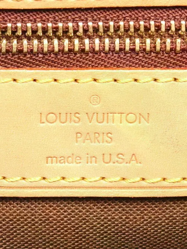 LOUIS VUITTON 2006 Monogram Batignolles Vertical Tote Bag
