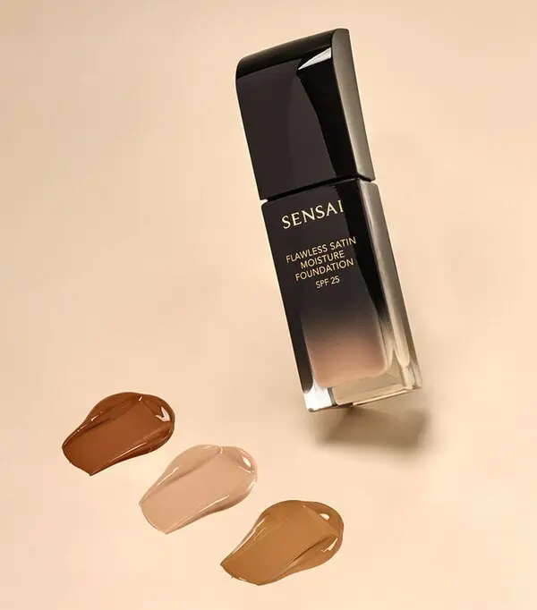 SENSAI Flawless Satin Moisture Foundation Spf 25