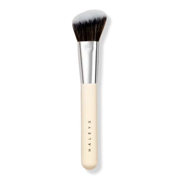 HALEYS BEAUTY Angled Blush Brush - One-color