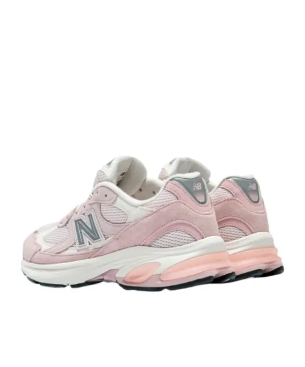 NEW BALANCE Lace-up Round Toe Sneakers