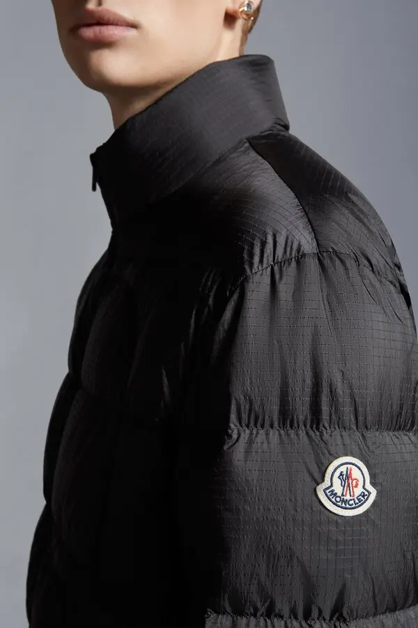 Moncler Heze Short Down Jacket