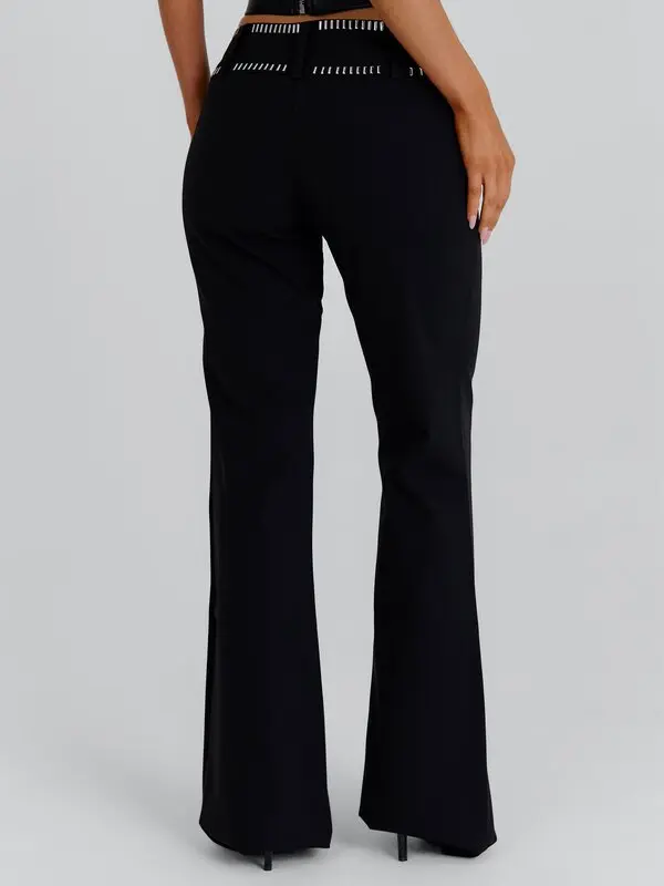 OUTCAST Jemma Pant