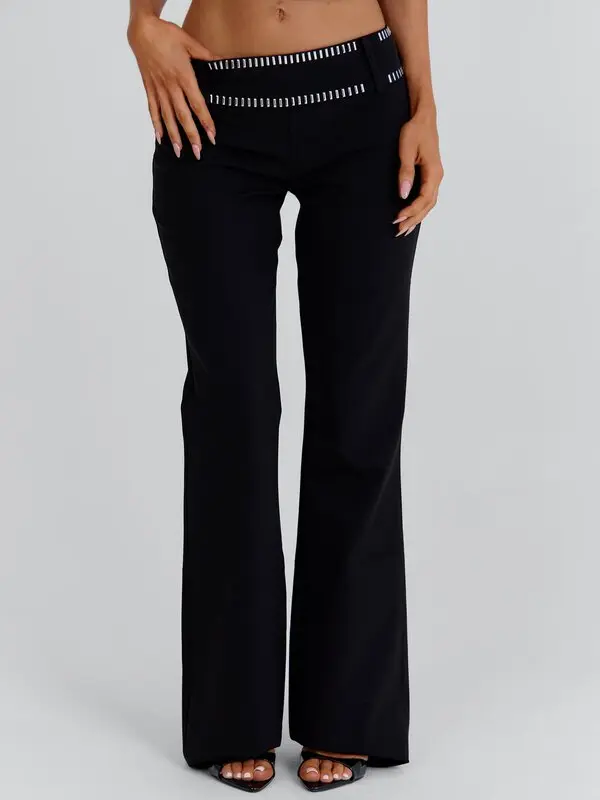 OUTCAST Jemma Pant